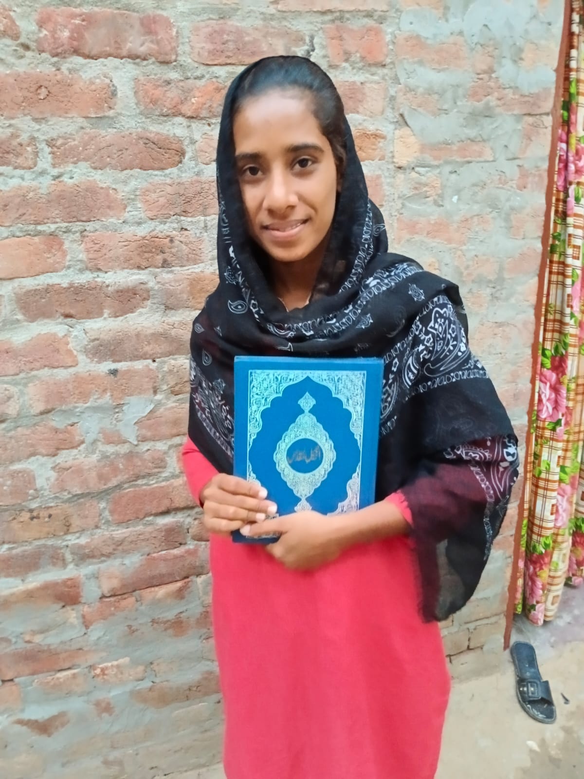 Distributing Free Urdu Bibles in Pakistan | Free Urdu Bibles